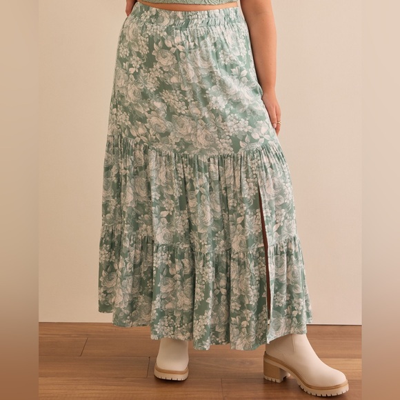 ARULA | Skirts | Arula Floral Maxi Skirt | Poshmark